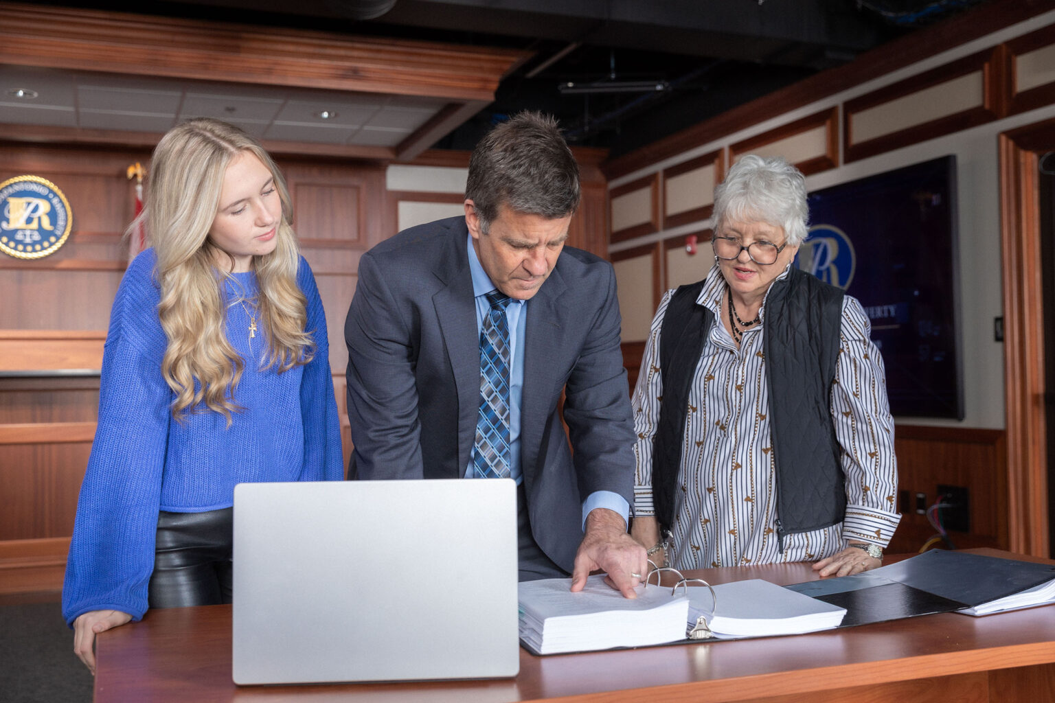 About Our Law Firm | Experienced Legal Team